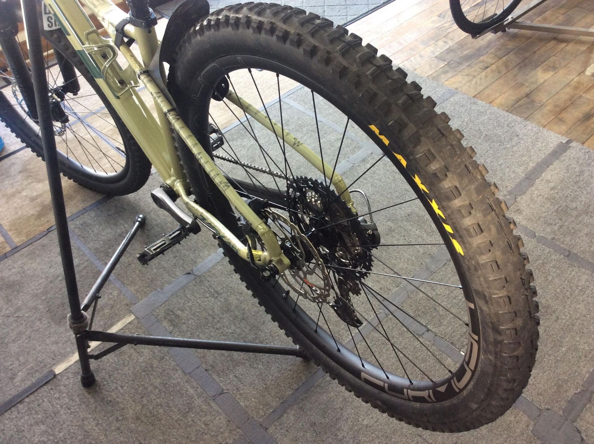 本日のホイール組み。: DayDownBicycles -長野市 川中島-